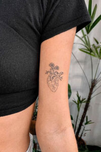 50+ Ideas de TATUAJES DE CORAZONES # Imágenes y Dibujos