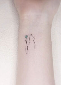 70+ Ideas de TATUAJES DE GATOS # Sencillos, Siluetas y Huellas